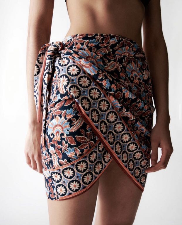 6 Mejores Maneras De Ponerse Un Pareo De Playa 【septiembre 2025】